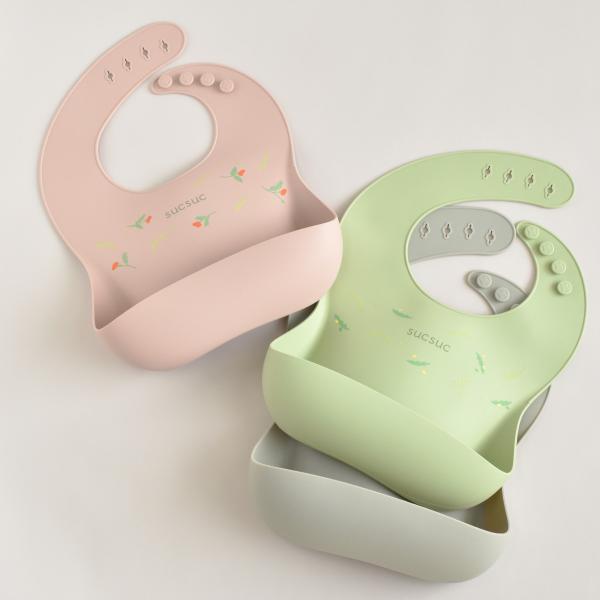 サイズ/約幅23.5×高さ29.6cm首周り：24〜36cm内容量/1個材質/シリコーンゴム種類/ピンク、グリーン、グレー生産国/中国製耐熱温度/220度耐冷温度/-20度食器洗い乾燥機/使用可能●衝撃に強く軽くて丈夫なシリコン素材でできた...