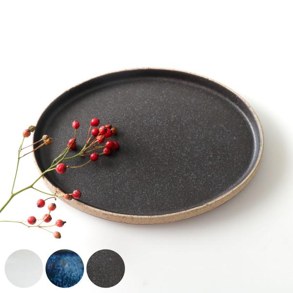 サイズ/約幅21×奥行15×高さ2cm内容量/1枚材質/磁器（美濃焼）種類/ホワイト、ネイビー、ブラック生産国/日本製食器洗い乾燥機/使用可能電子レンジ/使用可能●落ち着いた風合いのオーバル型のプレートです。●幅21cmで一人分のおかずやデ...