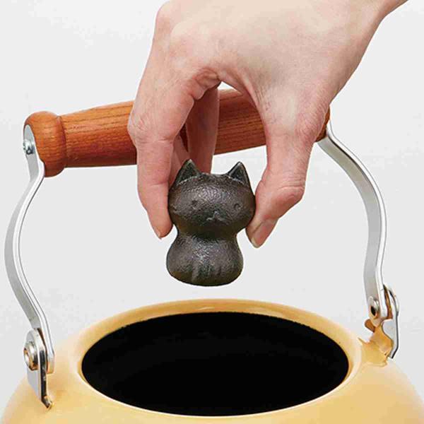 サイズ/約幅3.8×奥行2.9×高さ5.1cm重量/約180g内容量/1個材質/鋳鉄生産国/中国製●手軽に鉄分補給することができるかわいいデザインの鉄玉です。●水やお湯に浸すだけで鉄分が溶け出します。●鉄分の作用で、ナスや黒豆などの煮物が美...