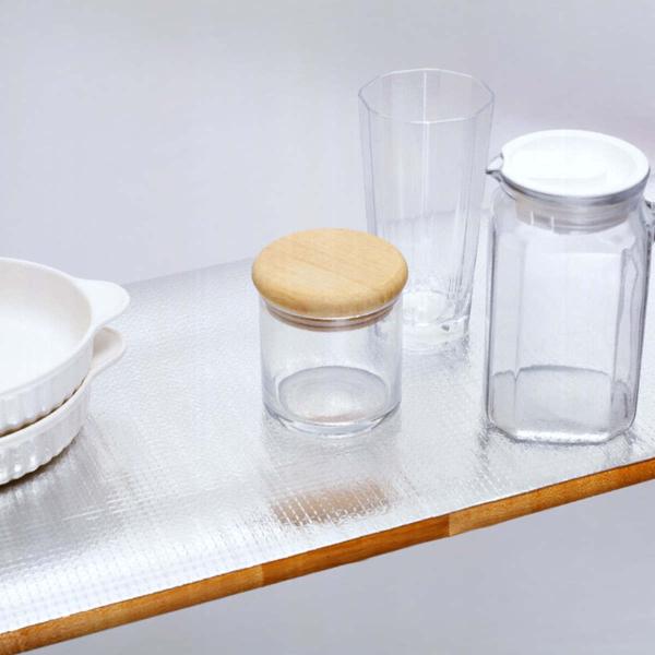 サイズ/約30cm長さ：5m厚み：0.1cm内容量/1個材質/PETアルミ蒸着フィルム、ポリエチレン生産国/日本製耐熱温度/60度●敷くだけで虫が寄り付きにくい食器棚の棚敷きアルミシートです。●棚の汚れ防止にもなります。●食器棚、キッチンの...