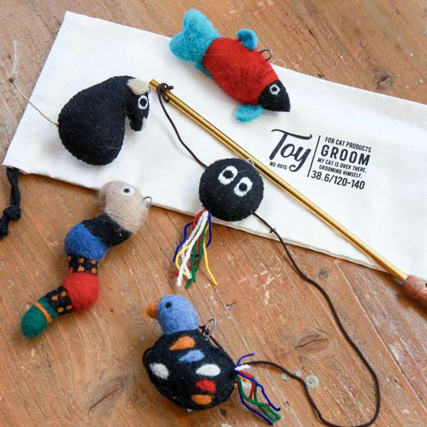 サイズ/約高さ40.5cm直径：約1.7cm（おもちゃ部分含まず）袋サイズ：約幅14×高さ43.5cm重量：約74〜83g内容量/1個材質/アイアン、アカシア、コットン、ポリエステル、フェルト種類/へび、トリ、サカナ、ネズミ、おばけ●とぼけ...