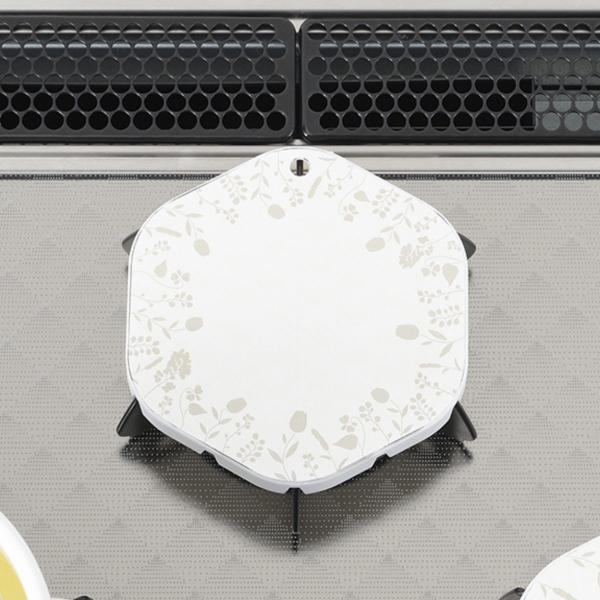 サイズ/約幅14×奥行15×高さ1.7cm内容量/1個材質/鉄（メラミン焼付け塗装）生産国/日本製●使っていない五徳を油ハネや汚れから守る小サイズのカバーです。●水でサッと洗えて衛生的にお使いいただけます。●ホワイトカラーにボタニカル柄で清...