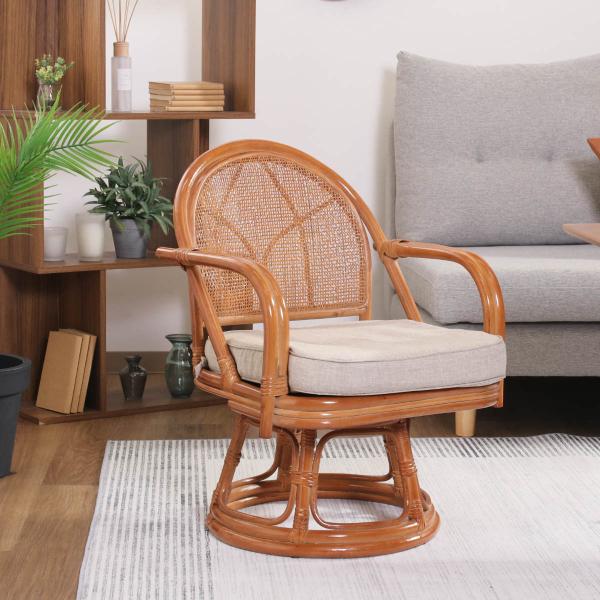 サイズ/約幅51×奥行54×高さ68cm座面高：約33cm重量/約4kg内容量/1台材質/構造部材：籐、ラッカー塗装張地：ポリエステル100％クッション材：ウレタンフォーム生産国/インドネシア製組立状態/完成品（一部取付）梱包サイズ/幅53...