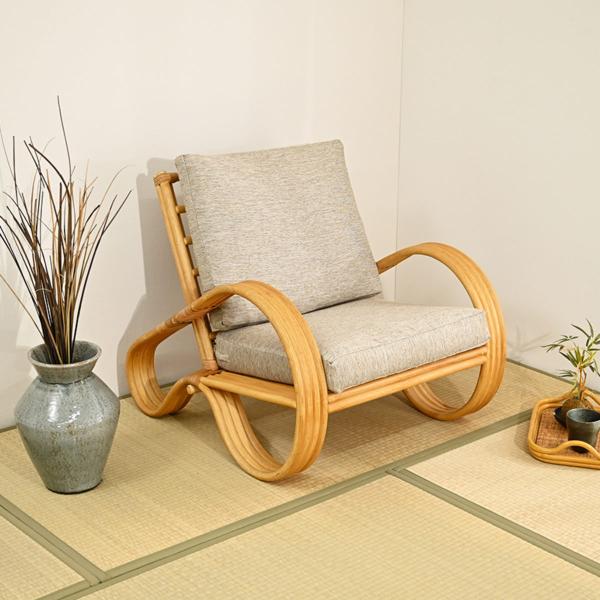 サイズ/約幅70×奥行77×高さ68cm座面高：約33cm重量/約8.5kg内容量/1台材質/材質：ラタン（籐）、クッション塗装：ラッカー塗装生産国/インドネシア製組立状態/完成品●ラタンならではのしなやかな曲線が魅力のラウンジチェアです。...