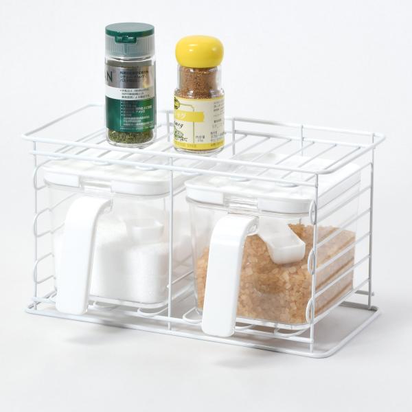 サイズ/約幅23.5×奥行16×高さ13cm重量/約500g容量/ストッカー：640ml内容量/ラック：1個、ストッカー：2個付属品：スプーン材質/ラック：鉄（エポキシ樹脂塗装）ストッカー：ポリスチレンスプーン：ポリプロピレン生産国/日本製...