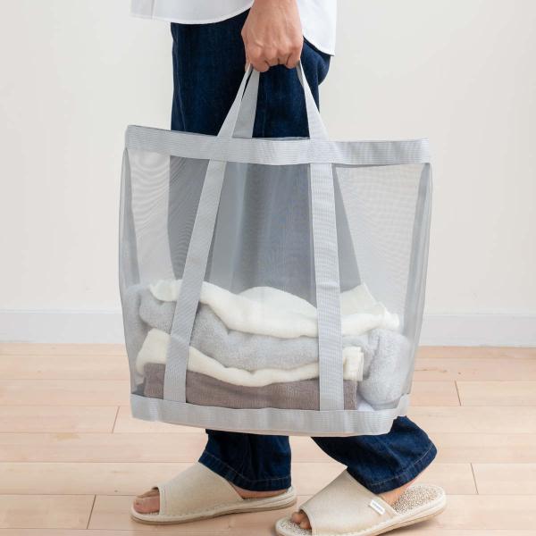 サイズ/持ち手を除く：約幅56×奥行24×高さ40cm重量/約120g容量/約37L内容量/1個材質/ナイロン、ポリエステル、ポリプロピレン生産国/中国製洗濯/不可耐荷重/10kg●軽くて持ち運びしやすいランドリーバッグです。●通気性の良い...