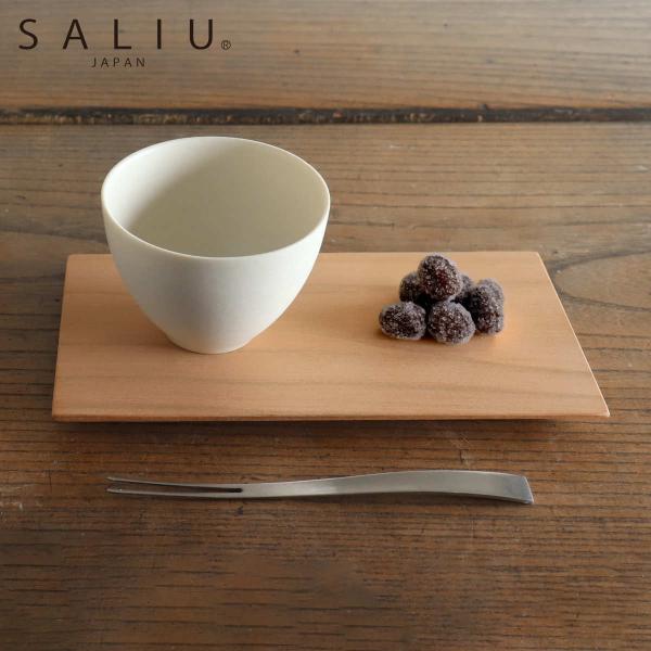 サイズ/約幅18×奥行9.2×高さ1cm内容量/1枚材質/天然木（山桜）生産国/日本製食器洗い乾燥機/使用不可●日本の古来種・山桜から作られた、長方形の茶敷プレートです。●職人の手仕事で丁寧に仕上げられた、縁に彫りのないシンプルなデザインで...