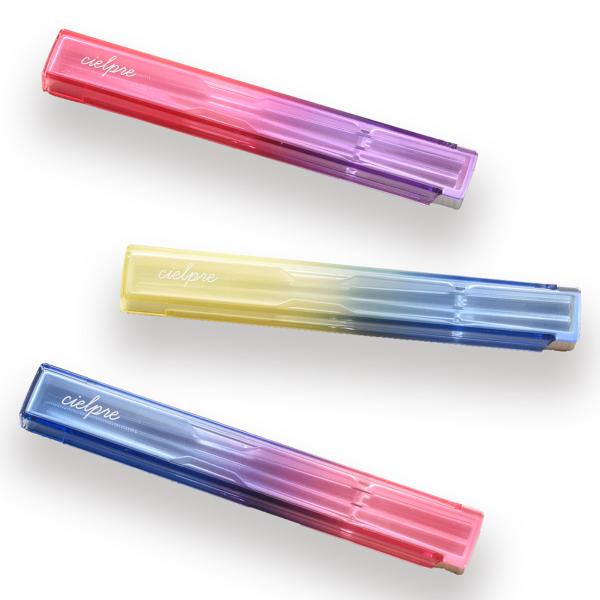 サイズ/約幅2.7×奥行19.2×高さ1.3cmお箸：約長さ18cm重量/約45g内容量/1個（お箸、箸箱）材質/蓋・箸：AS樹脂本体：PP種類/サックスピンク、イエローサックス、ピンクバイオレット生産国/日本製食器洗い乾燥機/使用不可●シ...