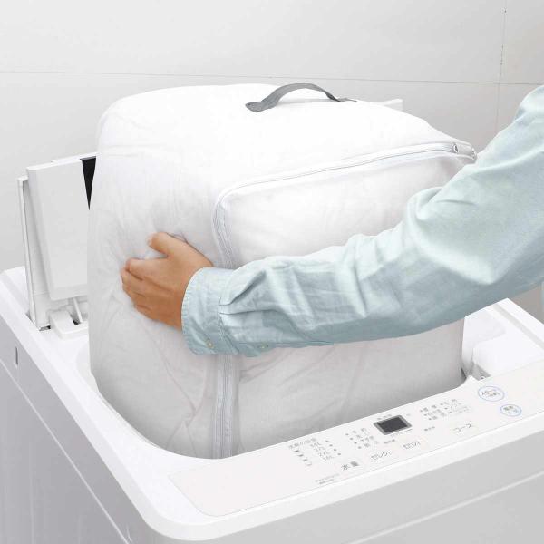 サイズ/約幅35×奥行45×高さ35cm内容量/1枚材質/ポリエステル生産国/ベトナム製●洗える布団や毛布、タオルケットなどの寝具が洗える洗濯ネットです。●四角い収納袋型なのでズボっと上から押して布団が入れやすいです。●縦型、ドラム式どちら...