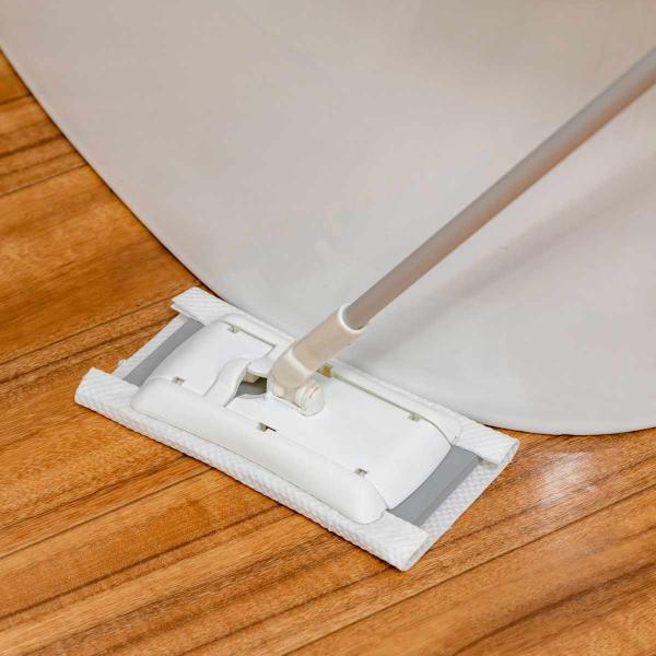 サイズ/約幅14.5×奥行8×高さ66.6cm伸縮時の長さ：約41〜64cm重量/約108g内容量/1本材質/ヘッド・グリップ：ポリプロピレンパッド：EVA樹脂柄：アルミ生産国/中国製●シートの取り外しが簡単にできるワンプッシュトイレワイパ...