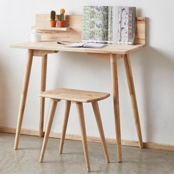 サイズ/約幅90×奥行45×高さ96cmドリンクホルダー：直径7cm内容量/デスク1台スツール1脚材質/ラバーウッド、ラッカー塗装生産国/マレーシア製組立状態/お客様組立品お届け梱包数/1個口●ラバーウッド無垢材の素材感を活かしたワークデス...