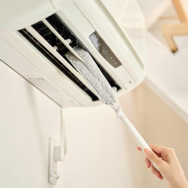 サイズ/約幅4×奥行1.8×高さ37cm重量/約32g内容量/1個材質/ハンドル・ヘッド：ポリプロピレンモップ：ポリエステル・ナイロン●エアコンの送風口の隙間など、狭くて手が入らない場所のお掃除にピッタリなワイパーです。●全長約37cmと長...