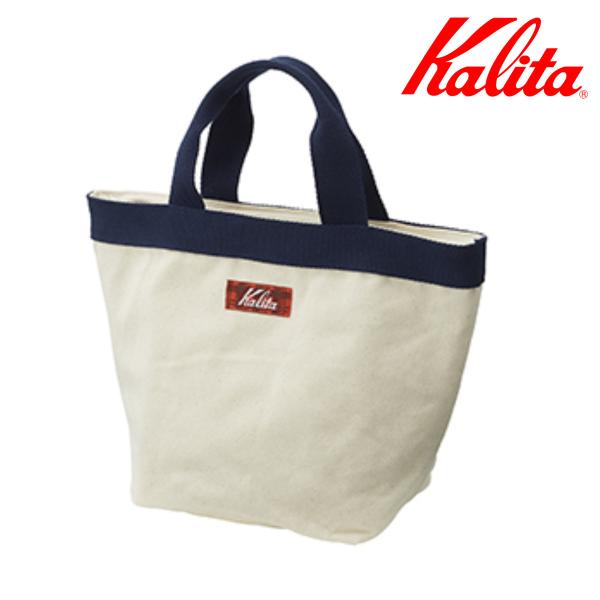 サイズ/約幅35×奥行13.5×高さ25cm内容量/1個材質/表:ポリエステル裏:ポリエステルシルバー生産国/中国製●シンプルなデザインの2way ランチバッグです。●普段使いの他に保温（保冷）の物も入れておけるのに便利です。●ファスナー付...