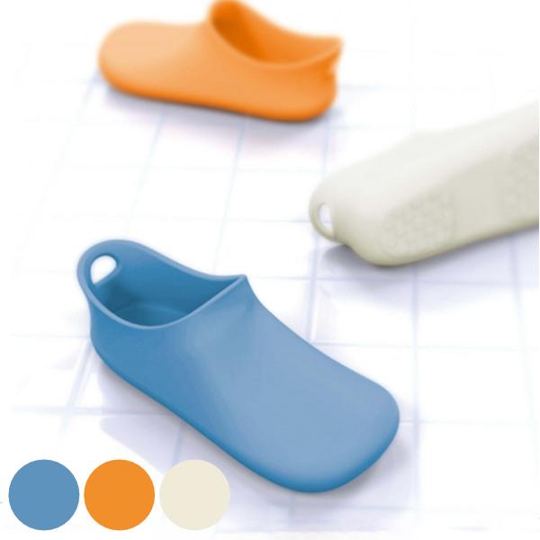 サイズ/フリーサイズ（24cm〜26cm対応）内容量/1足材質/EVA樹脂種類/ブルー、オレンジ、アイボリー●くり抜いたようなほっこりしたシルエットが可愛らしい、バスシューズです●すべりにくい素材なので安心です●お風呂マットでも使用されてい...