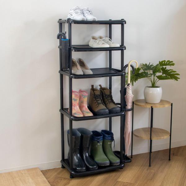 サイズ/約幅56×奥行31×高さ122.5cm内容量/1台材質/ポリプロピレン生産国/日本製組立状態/お客様組立品●限られた玄関スペースでも靴をまとめて収納できる縦置きタイプのシューズラックです。●ツギ脚の付け替えで棚の高さを簡単に調整でき...