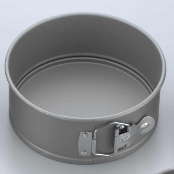 サイズ/約高さ7.2cm直径：約18.3cm内容量/1個材質/本体：スチール・フッ素コーティング止金具：ステンレス生産国/日本製食器洗い乾燥機/使用不可●様々なケーキ作りに使えるデコレーションケーキ型です。●フッ素コーティング加工を施してい...