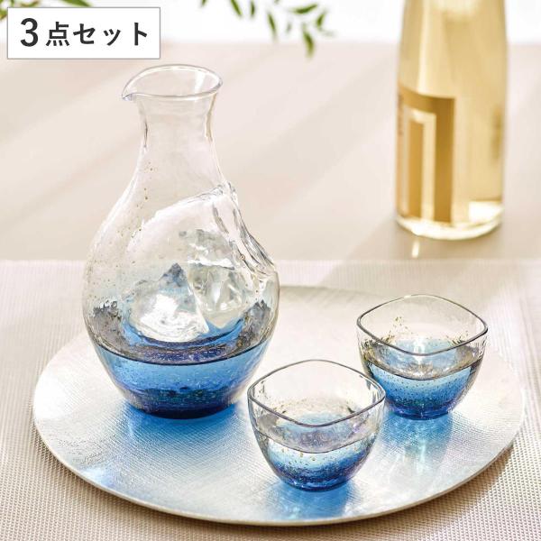 サイズ/冷酒カラフェ：口径約4.5×高さ約16.5cm最大径約9.6cm杯：口径約5.6×高さ約4.5cm最大径約6.4cm容量/冷酒カラフェ：350ml、杯：80ml（2個）内容量/3点セット（冷酒カラフェ、杯×2）材質/セミレッドクリス...