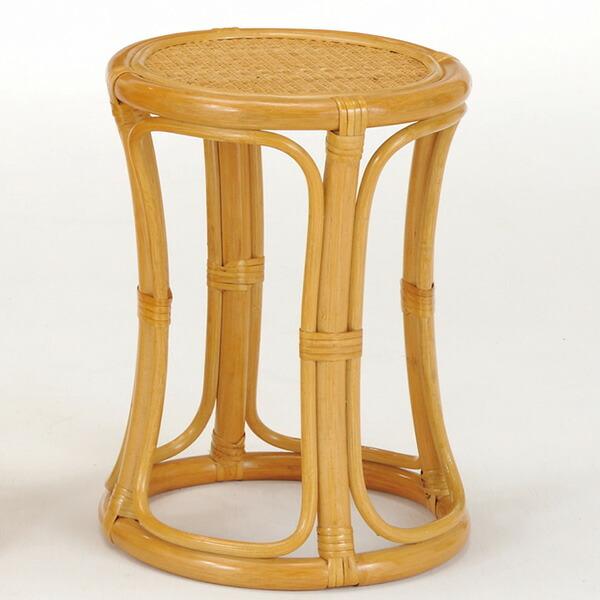 ●座面部はベニヤ板の上に籐目積編みを施してありますのでへたりません●玄関の補助椅子に・脱衣所やキッチンにも【商品詳細】サイズ：約 直径32×高さ42（cm）籐（ラタン）　備考：《 アジアン 送料無料 イス チェアー チェア 椅子》