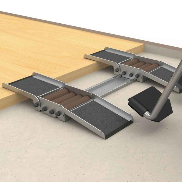 サイズ/約幅61〜77×奥行60×高さ7.1cm重量/約6kg内容量/1台材質/ローラー台：ステンレススチールスロープ：ステンレススチールガイドフレーム：ステンレススチールローラー：塩化ビニル樹脂生産国/日本製●車いすのクリーニングサポータ...