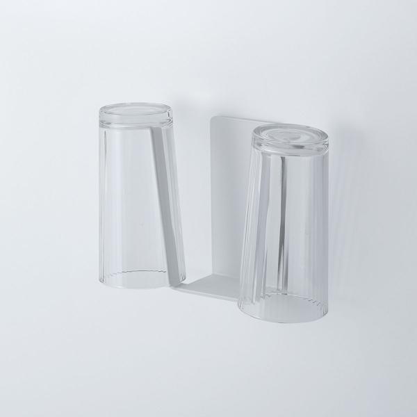 サイズ/約幅14.5×奥行5.5×高さ12cm内容量/1個材質/本体：鉄（エポキシ樹脂塗）マグネット：ラバーマグネット生産国/中国製耐荷重/0.7kg●「マグネフィット」シリーズのグラスホルダーです。●同シリーズのキッチンパネルなどに貼りつ...