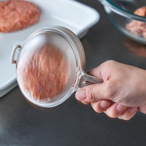 サイズ/約幅11.7×奥行18.6×高さ6.6cm重量/約160g内容量/1個材質/AS樹脂生産国/日本製耐熱温度/80度食器洗い乾燥機/使用不可電子レンジ/使用不可●肉ダネをまとめて空気を抜き、小判型に成型する作業をひとつで行えます。●手...