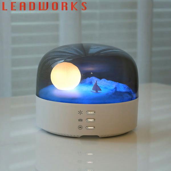 サイズ/約幅12.2×奥行12.4×高さ10.1cm内容量/1個付属品：USBケーブル材質/ABS、PVC、PC生産国/中国製●月に照らされた海がロマンチックなジオラマランプです。●ドームの中に広がるジオラマが、小さな別世界を閉じ込めたかの...