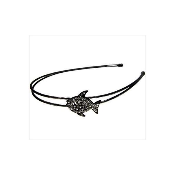 黒のベルベットにストーンが入っていて、ゴージャスな雰囲気をかもし出してくれます。心なしかアンチックっぽいデザインです。お洋服に合わせやすい色を取り揃えてみました。いかがですか。■サイズ：モチーフ幅36mm 縦30mm ■素　材：金属製 ※商...