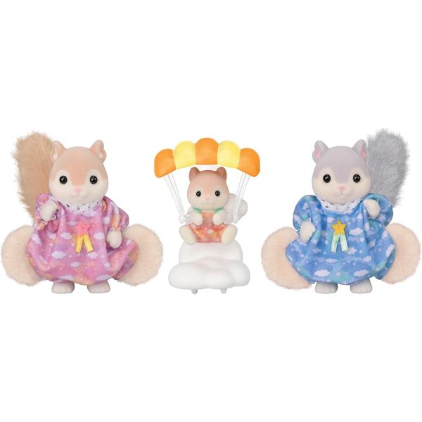 大きなしっぽとふわふわの洋服がかわいいモモンガファミリーです。お父さん、お母さん、赤ちゃん、パラシュートのセットです。赤ちゃんをパラシュートに乗せて、飛んでいるかのように遊べます。モモンガファミリーはお空をモチーフにしたお洋服を着ています。...