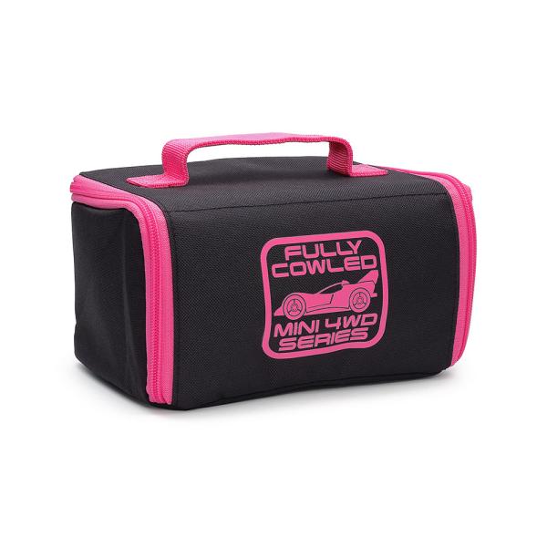 【 ミニ四駆のパーツはもちろん、マシンも収納可能な布製バッグ 】 ミニ四駆のパーツやマシンなどを収納できる、持ち手が付いたコンパクトサイズの布製バッグです。ミニ四駆パーツケースセット（ITEM15460）やミニ四駆モーターケース2（ITEM...