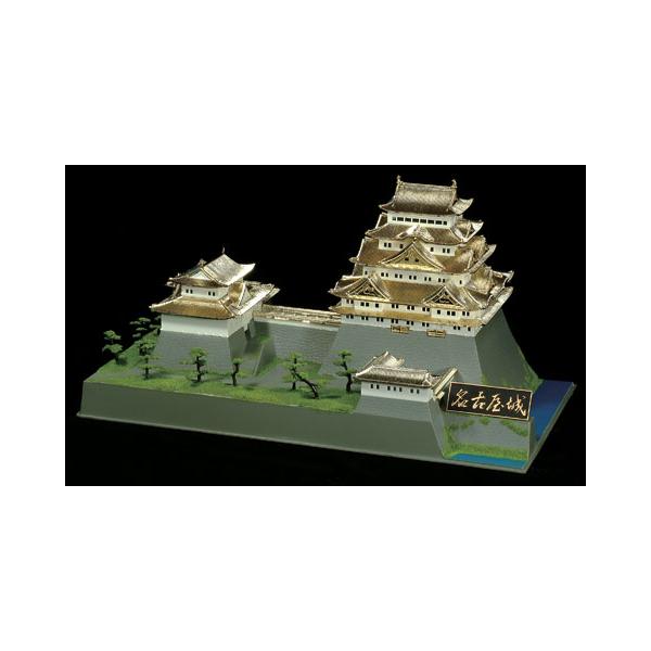 日本の名城をデラックスなキットの屋根部品をゴールドメッキ仕様にした豪華版です。普段の姿とはまた違ったお城が製作できます。※接着部分のメッキは、ヤスリなどで削っていただく必要があります。