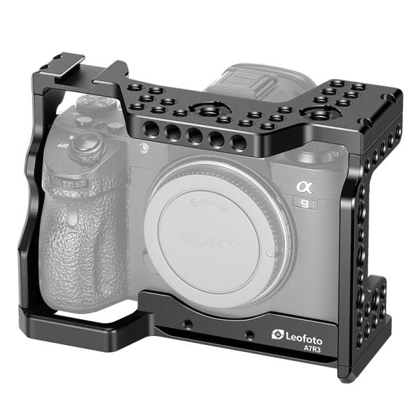 A7R3/A9/A7M3 カメラケージ(SONY α7R III/α9/α7 III専用)プロユースの動画撮影に最適。精密かつ堅牢なCNC削り出しによるカメラケージです。主な仕様長さ:144mm 高さ:106mm　素材:アルミニウム　重量:...