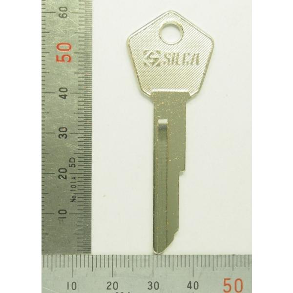 SILCA製(ITALY)のBW4ブランクキーです。未カットのブランクキーでの販売です。キー番号:B101-B300/B401-B630BMW2002のドア,トランク,グローブボックスBMW1502(1968-1976)1600-1602(...