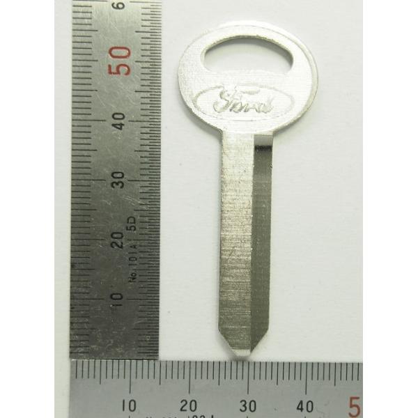 STRATTEC(USA)製の品番321202です。1本単位での販売です。公式なFORDのライセンス品です。FORD USAフォード  BRONCO(1967-1989)ブロンコ  CROWN (1967-1989)クラウン  ESCORT...