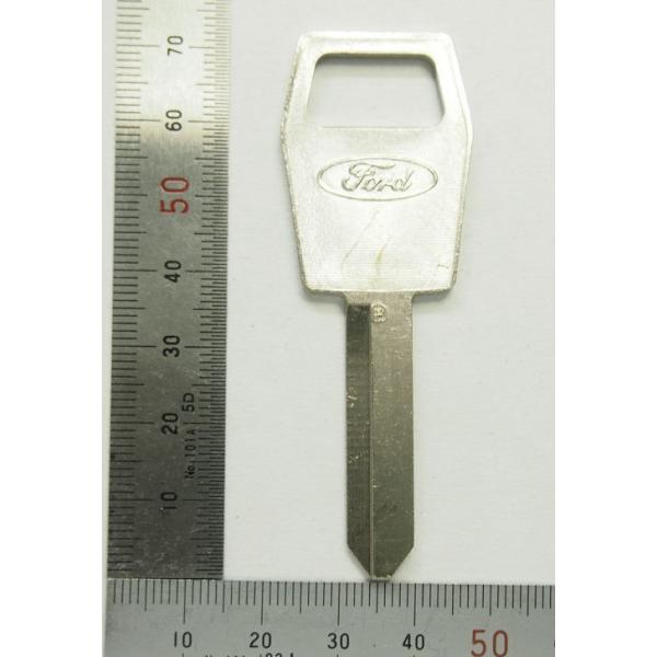 STRATTEC(USA)製の品番321219です。1本単位での販売です。公式なFORDのライセンス品です。FORD USAフォード  BRONCO(1967-1989)ブロンコ  CROWN (1967-1989)クラウン  ESCORT...