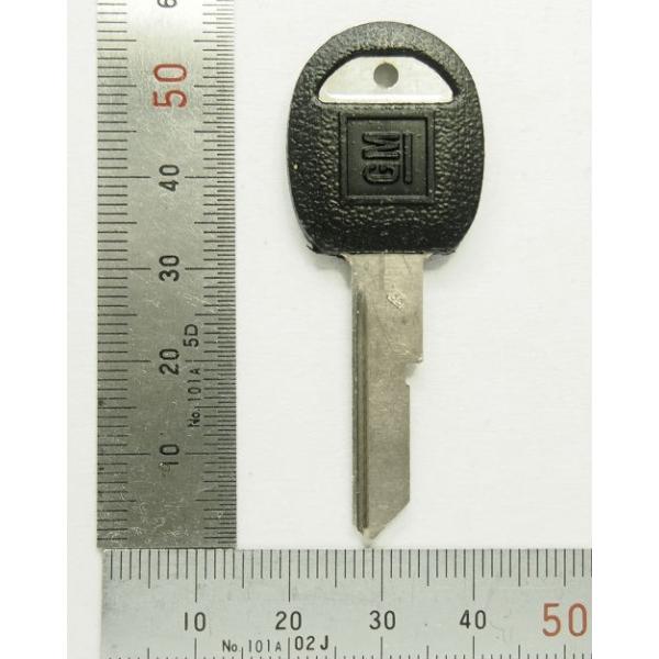 STRATTEC(USA)製の品番593197です。GMロゴマーク付きのブランクキーです。公式なGMのライセンス品です。B刻印ドア用