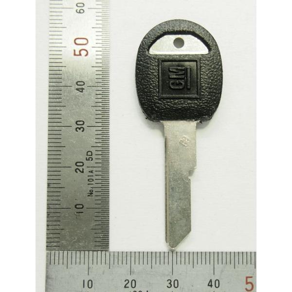 STRATTEC(USA)製の品番595198です。GMロゴマーク付きのブランクキーです。公式なGMのライセンス品です。H刻印ドア用