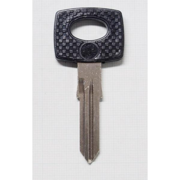 SILCA製(ITALY)のHU36Pランクキーです。未カットのブランクキーでの販売です。同年代のメルセデスは多くの鍵の種類がありますので、鍵の長さ、鍵溝形状をお手持ちの鍵と比較してお選びください。年式、型名での適合は把握していません。適合...