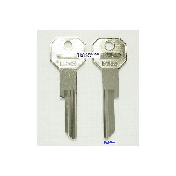 GSS製のK204ブランクキーです。商品写真は鍵の裏表の2本ですが、未カットのブランクキー1本単位での販売です。商品写真の断面図は鍵の持ち手側から鍵先を見た場合の断面図で鍵穴形状の図です。形状・寸法の似たような鍵が多数ありますのでお手持ちの...