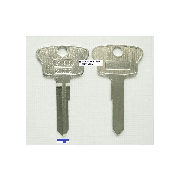 日本メーカーのブランクキーのM117です。ブランクキーメーカーは在庫状況によりますので選ぶことはできません。鍵の外形形状は同じですが、ブランクキーメーカーによりキーヘッドの刻印デザインが異なります。商品写真は鍵の裏表の2本ですが、未カットの...