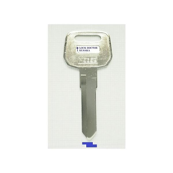 日本メーカーのブランクキーのM283です。ブランクキーメーカーは在庫状況によりますので選ぶことはできません。鍵の外形形状は同じですが、ブランクキーメーカーによりキーヘッドの刻印デザインが異なります。未カットのブランクキー1本単位での販売です...