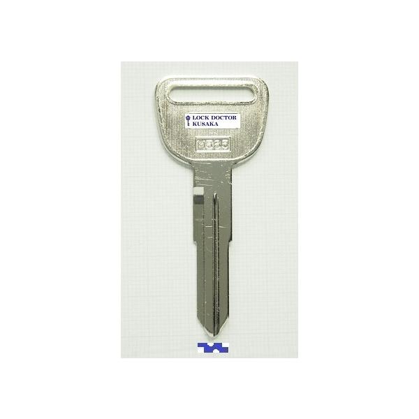 日本メーカーのブランクキーのM365です。ブランクキーメーカーは在庫状況によりますので選ぶことはできません。鍵の外形形状は同じですが、ブランクキーメーカーによりキーヘッドの刻印デザインが異なります。未カットのブランクキー1本単位での販売です...