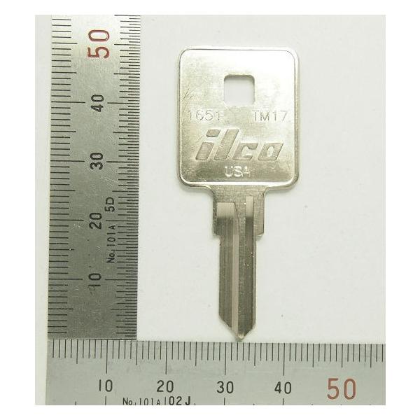ILCO(USA)製の TM17(1651)ブランクキーです。未カットのブランクキーでの販売です。キャンピングカー/TRIMARK/トライマーク適合キー番号:RH001-RH050※その他のブランクキーをお探しの場合や合鍵作成をご依頼の場合...
