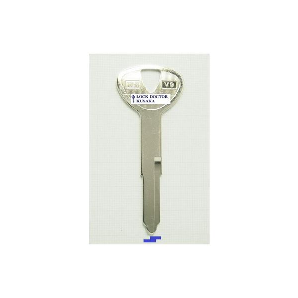 TLH製ブランクキーのV9です。未カットのブランクキー1本単位での販売です。商品写真の断面図は鍵の持ち手側から鍵先を見た場合の断面図で鍵穴形状の図です。形状・寸法の似たような鍵が多数ありますのでお手持ちの鍵と見比べてお選びください。この商品...