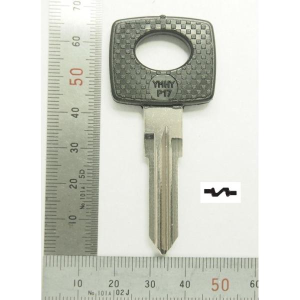 ERREBI製(ITALY)のYMHYPブランクキーです。未カットのブランクキーでの販売です。同年代のメルセデスは多くの鍵の種類がありますので、鍵の長さ、鍵溝形状をお手持ちの鍵と比較してお選びください。年式、型名での適合は把握していません。...