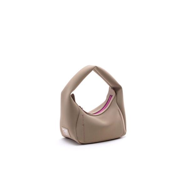 【発売日：2026年04月03日】【ブランド商品番号】24WS01007_1 TAUPE / 【ブランド名】A.D.M.J.（アクセソワ ドゥ マドモワゼル） / 【色】TAUPE / 【表素材】ナイロン / 【裏素材】生地・合成繊維 / ...
