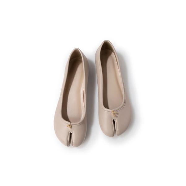 【発売日：2025年03月06日】【ブランド商品番号】313-1366 -OKPU / 【ブランド名】attagirl（アタガール） / 【色】オークスムース / 【表素材】合成皮革 / 【中敷素材】合成皮革 / 【ソール素材】合成素材 /...