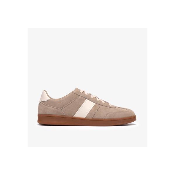 【発売日：2026年01月30日】【ブランド商品番号】26187825 Dark Sand Suede / 【ブランド名】Clarks（クラークス） / 【色】ダークサンドスエード / 【表素材】スエード / 【ソール素材】ゴム / 【原産...