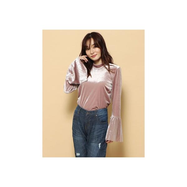 【発売日：2025年03月10日】【ブランド商品番号】W83P56K7GM0 BABI / 【ブランド名】GUESS（ゲス） / 【色】BAD BABY PINK / 【素材】ポリエステル95%, ポリウレタン5% / 【原産国】中国