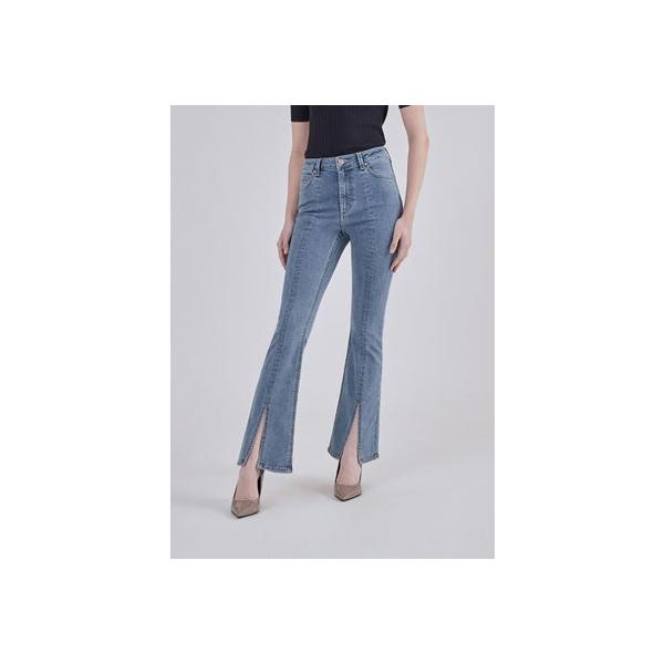 【発売日：2025年03月03日】【ブランド商品番号】YM5D6087 MBL / 【ブランド名】GUESS（ゲス） / 【色】MBL / 【素材】コットン73%  ポリエステル25%  ポリウレタン2% / 【原産国】韓国