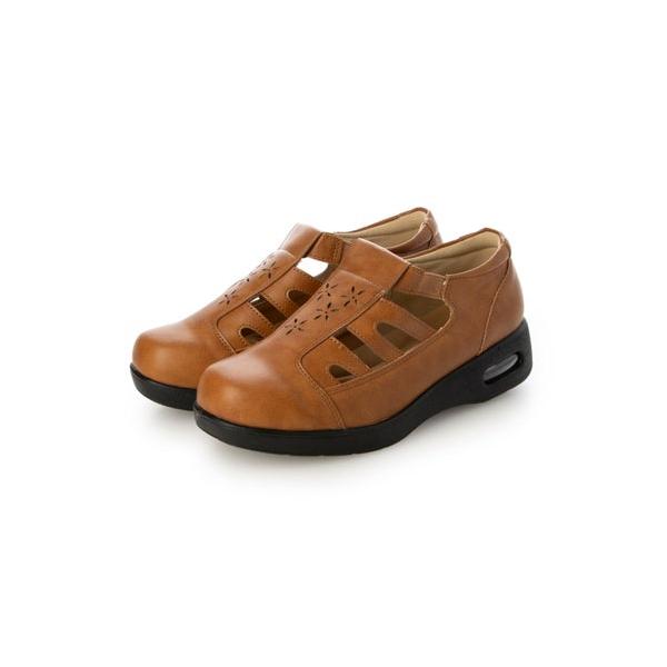 【発売日：2025年03月01日】【ブランド商品番号】MARIKA-AK0896 311 / 【ブランド名】MARIKA（マリカ） / 【色】キャメル / 【表素材】合成皮革 / 【裏素材】生地・合成繊維 / 【中敷素材】生地・合成繊維 /...